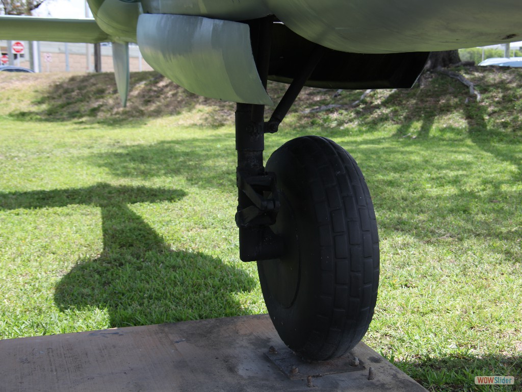 Lockheed P-38 Lightning Replica | Estrella Warbird Museum